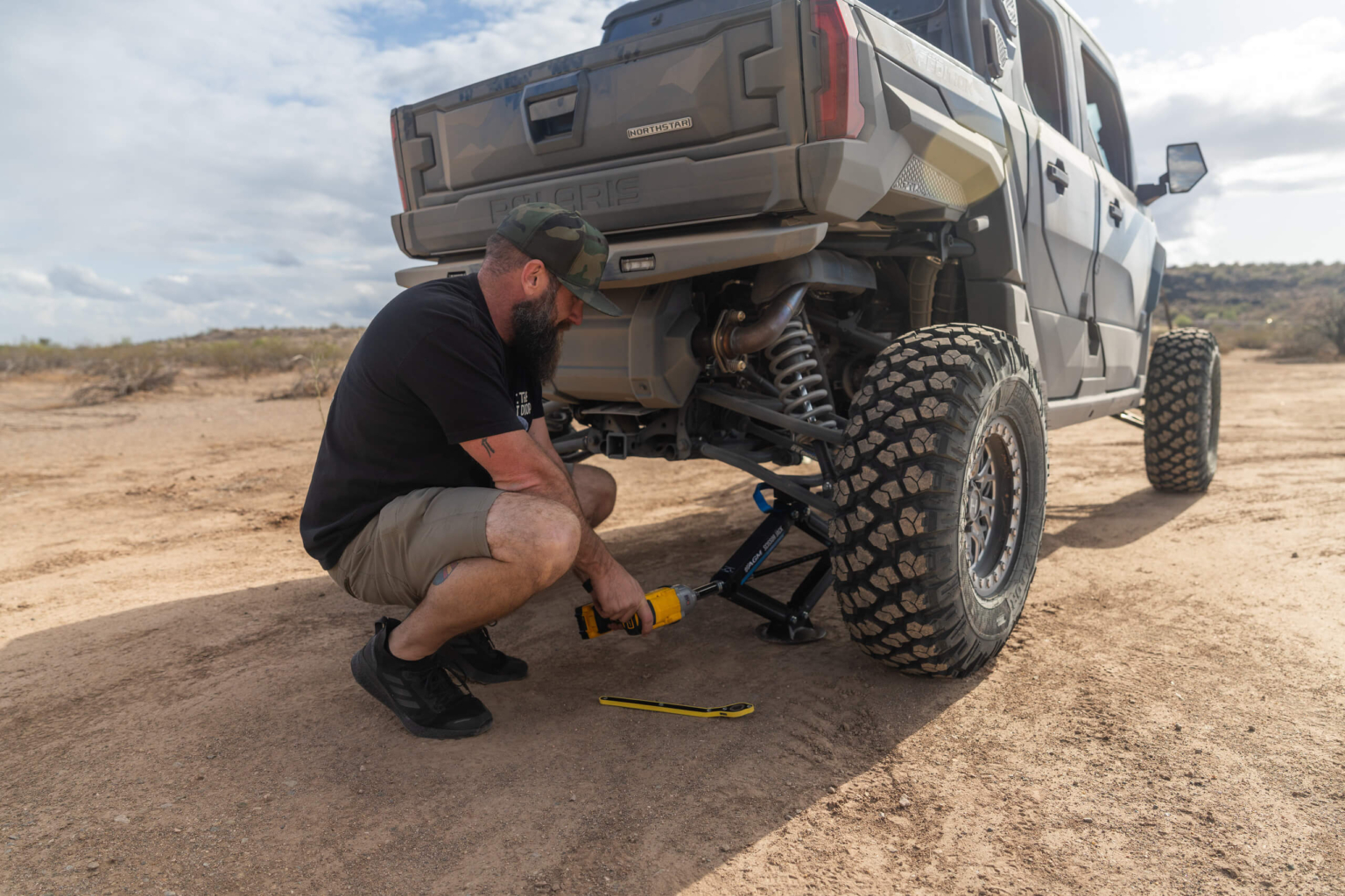 AGM’s $100 Scissor Jack is a No-Brainer for Your SXS or UTV - Jagged X ...